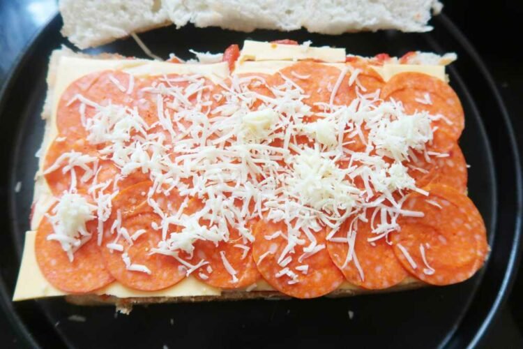 Pepperoni Pizza Sliders(Quick and Easy)